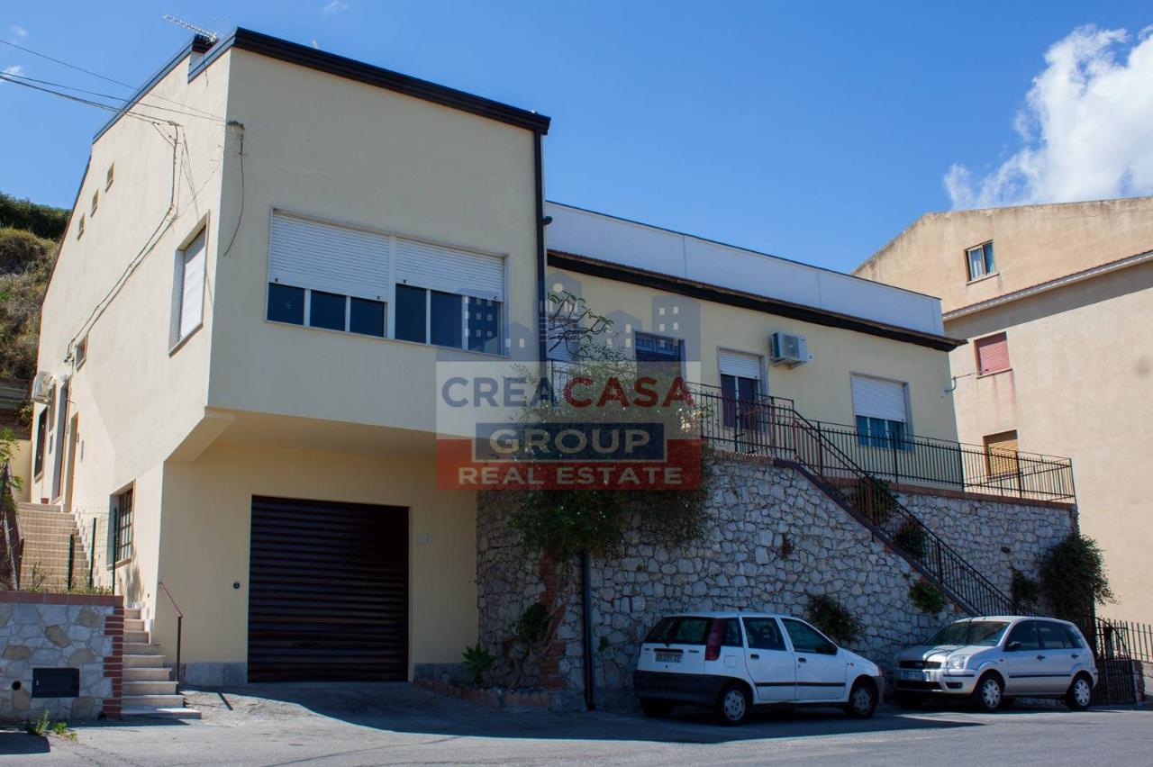 Casa indipendente in affitto a Giardini Naxos