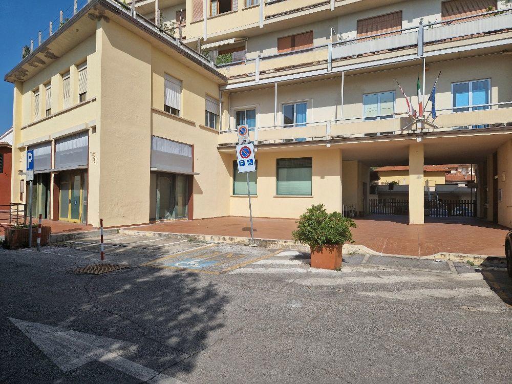 Ufficio in vendita a Capraia E Limite