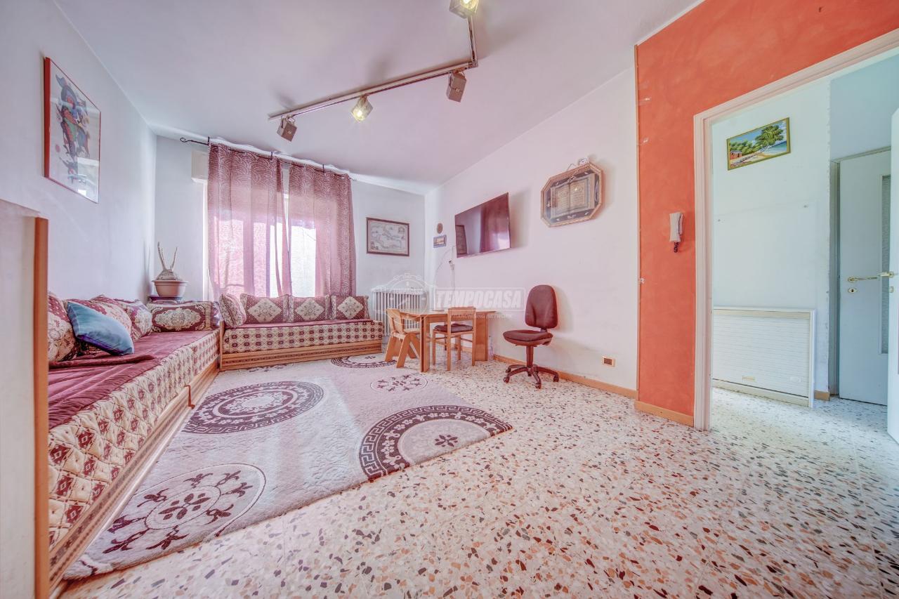 Trilocale in Via Francesco Petrarca 11, Turbigo