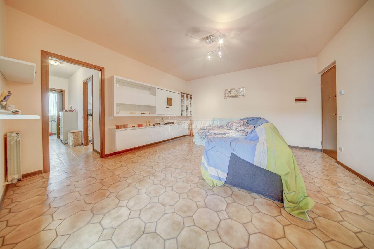 Trilocale in Via Pietro Nenni 7, Turbigo