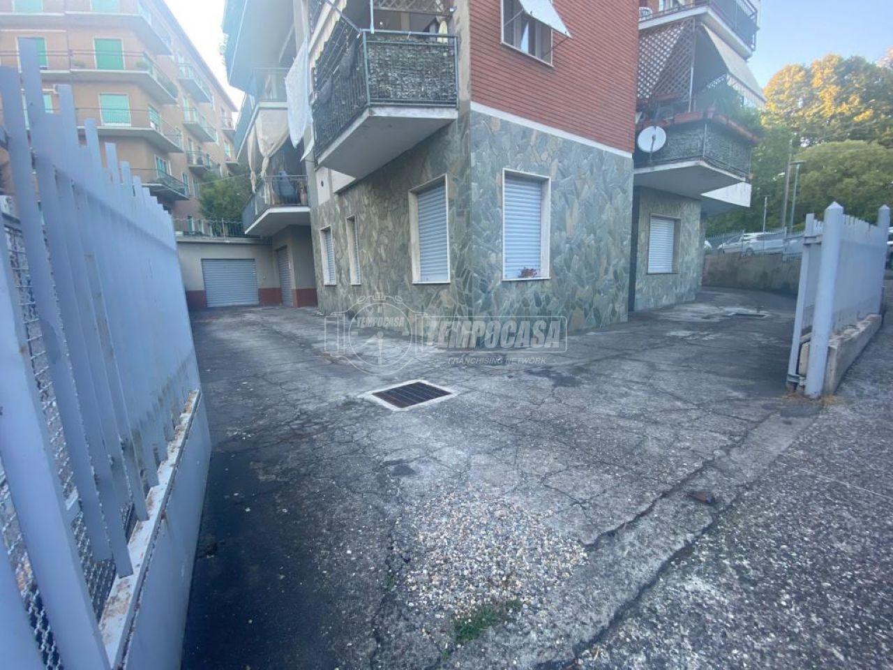 Magazzino in vendita a Salsomaggiore Terme