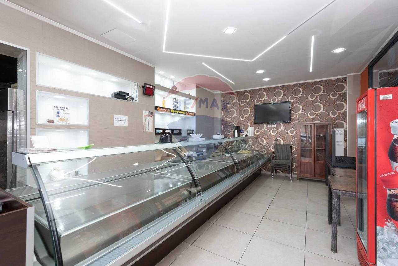 Esercizio commerciale in vendita a Misterbianco