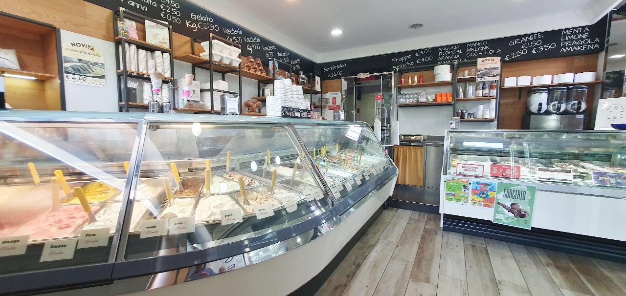 Gelateria in vendita a Fino Mornasco