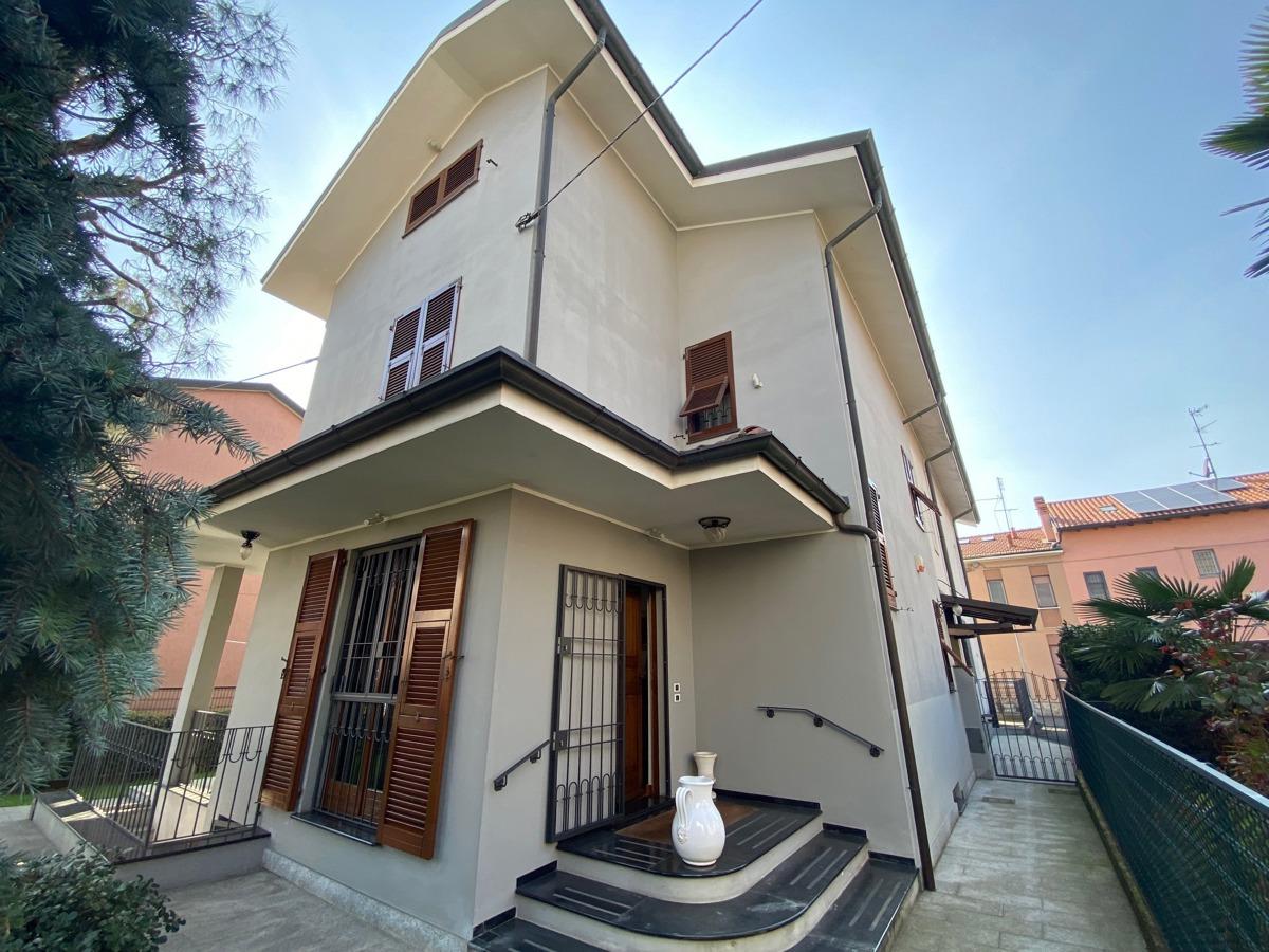 Villa in vendita a Novate Milanese