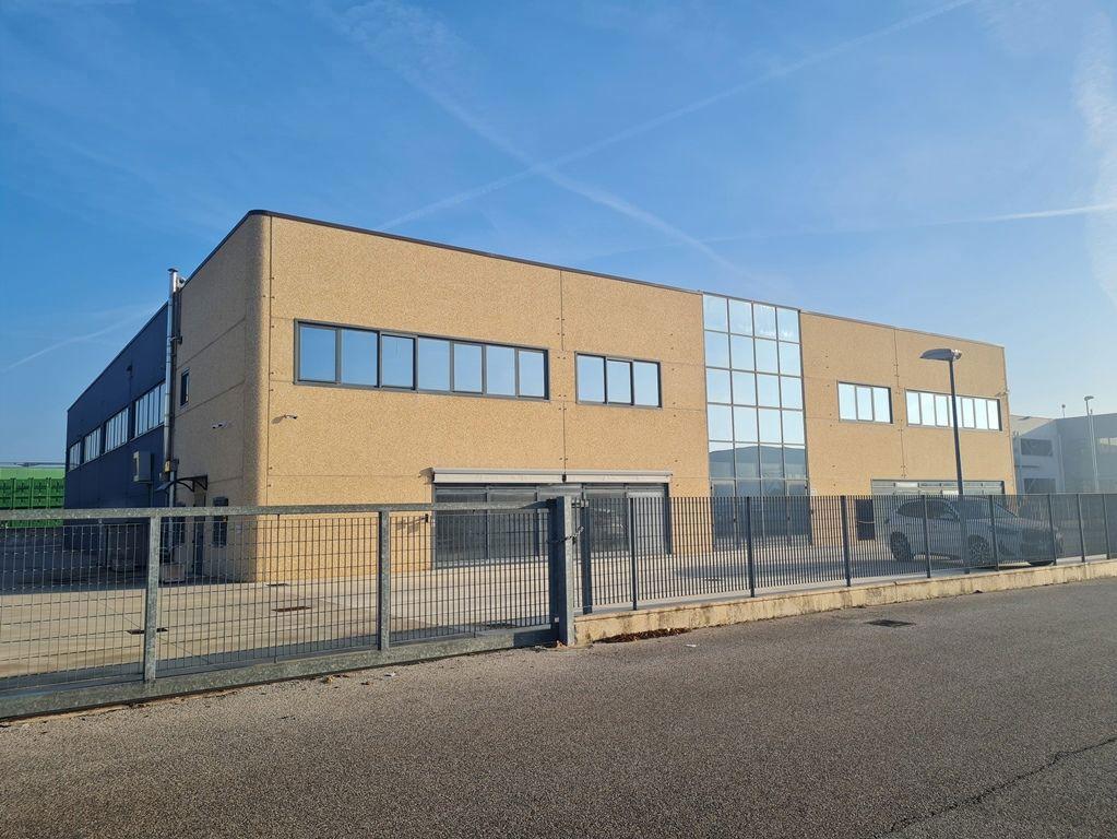 Capannone in vendita a Ferrara