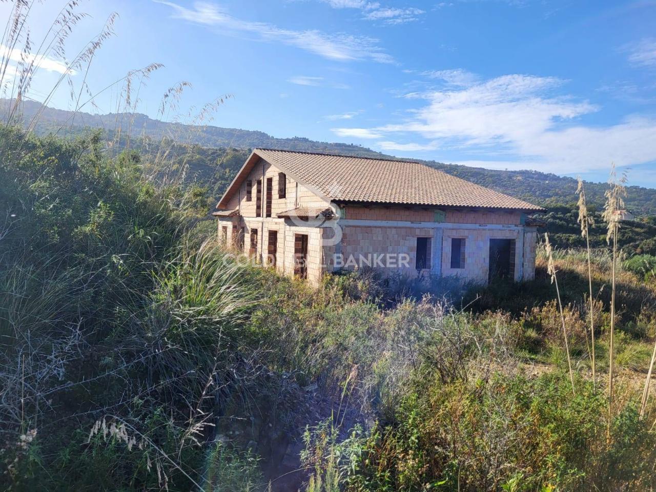 Casa indipendente in vendita a Laureana Cilento