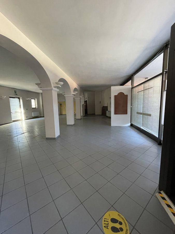 Negozio in vendita a Caraglio