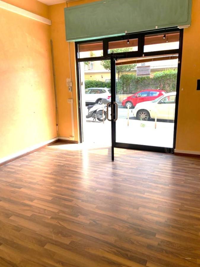 Negozio in affitto a Roma