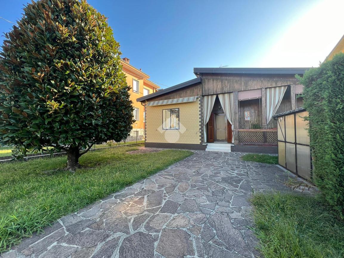 Villa in vendita a Fara Gera D'Adda