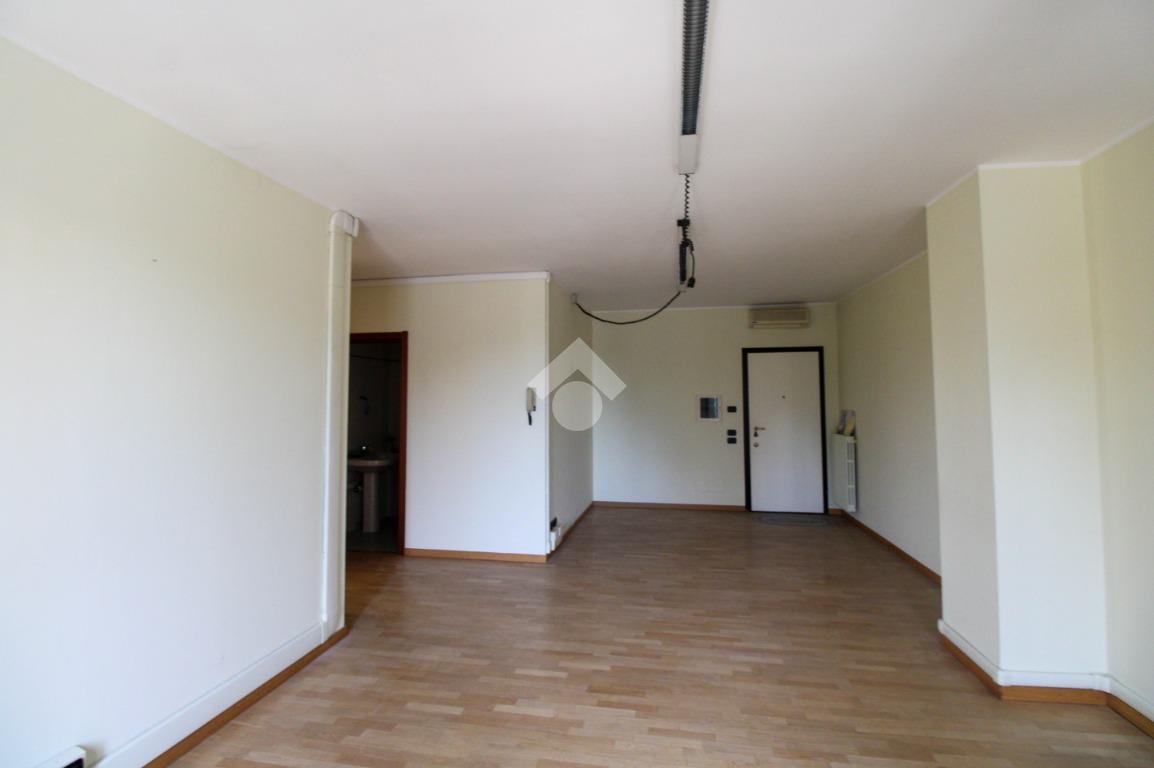 Ufficio in affitto a Cavenago Di Brianza