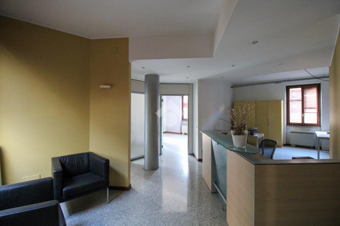 Ufficio in affitto a Vimercate