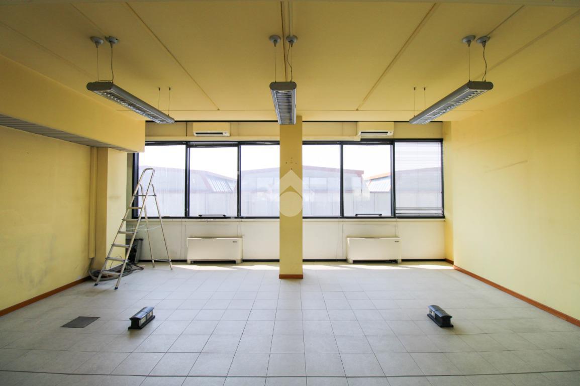 Ufficio in affitto a Arcore