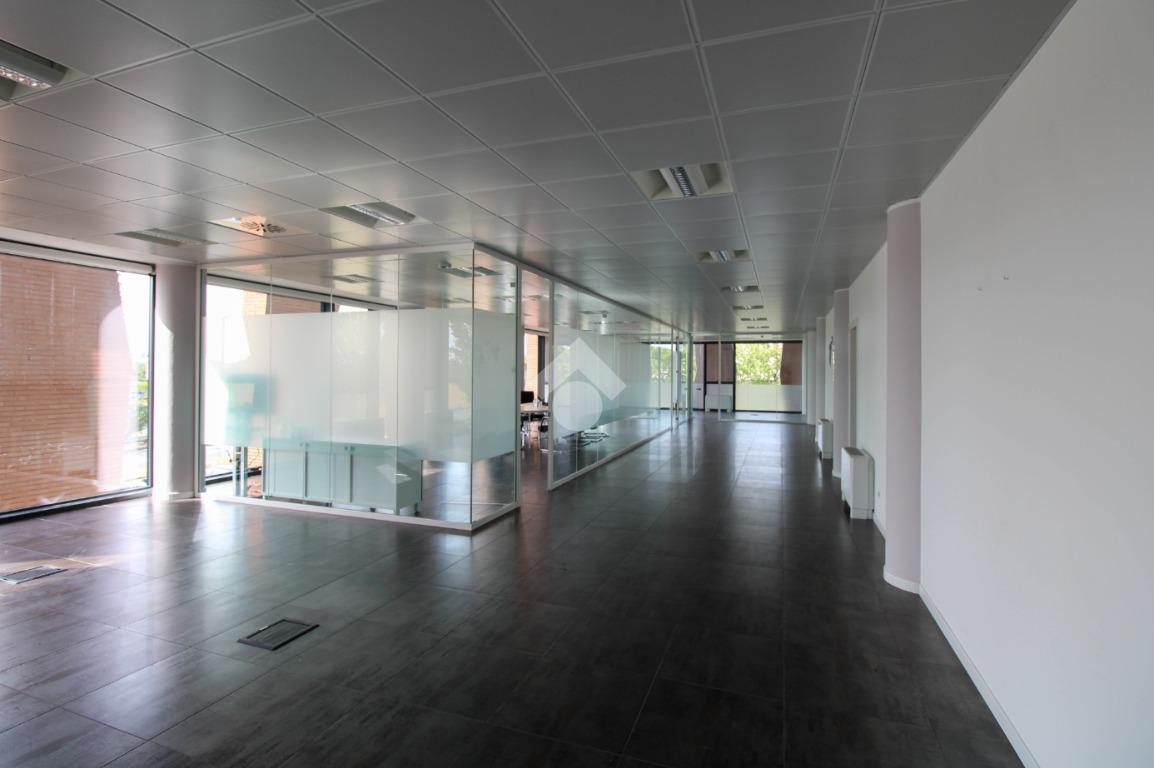 Ufficio in affitto a Bernareggio