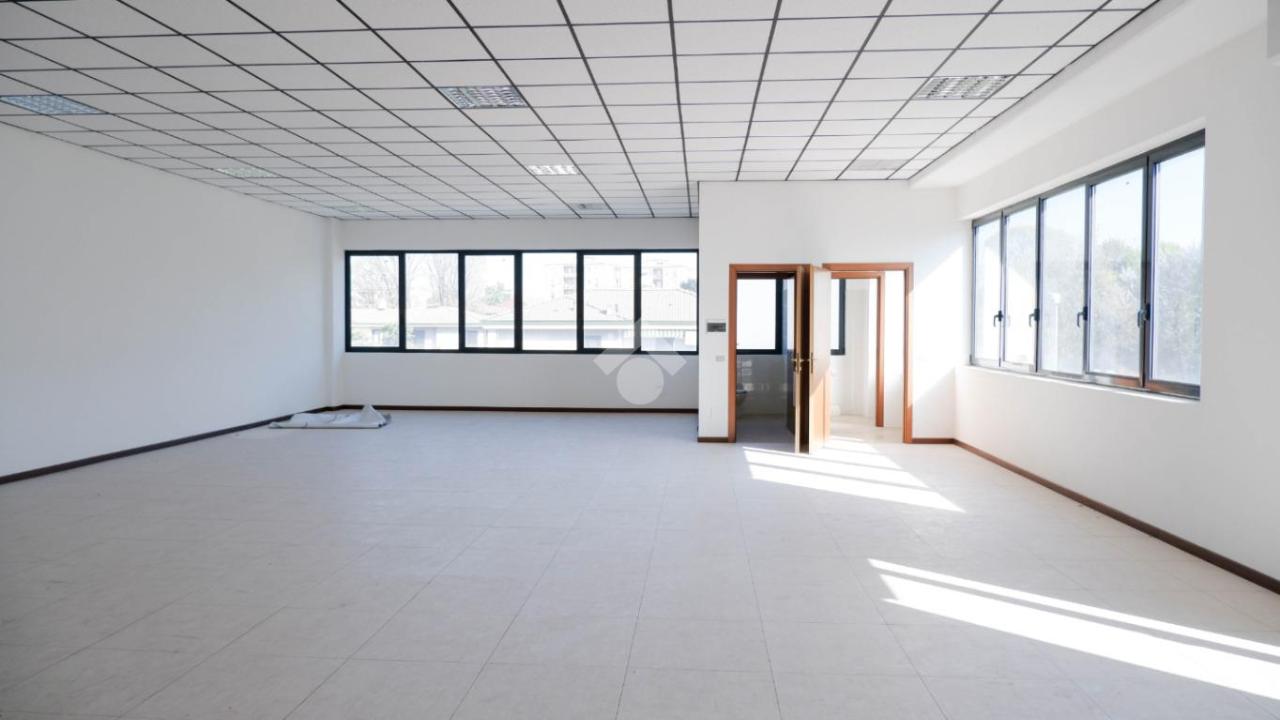 Ufficio in vendita a Cavenago Di Brianza