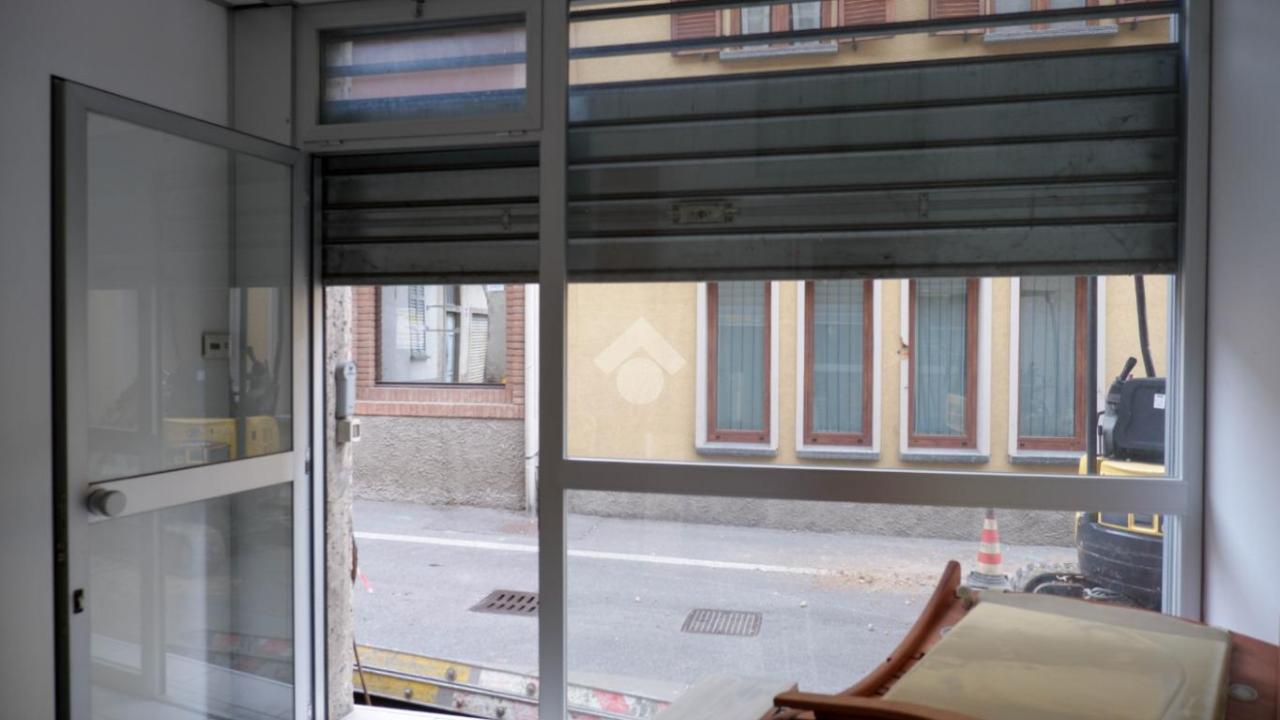 Negozio in vendita a Bernareggio