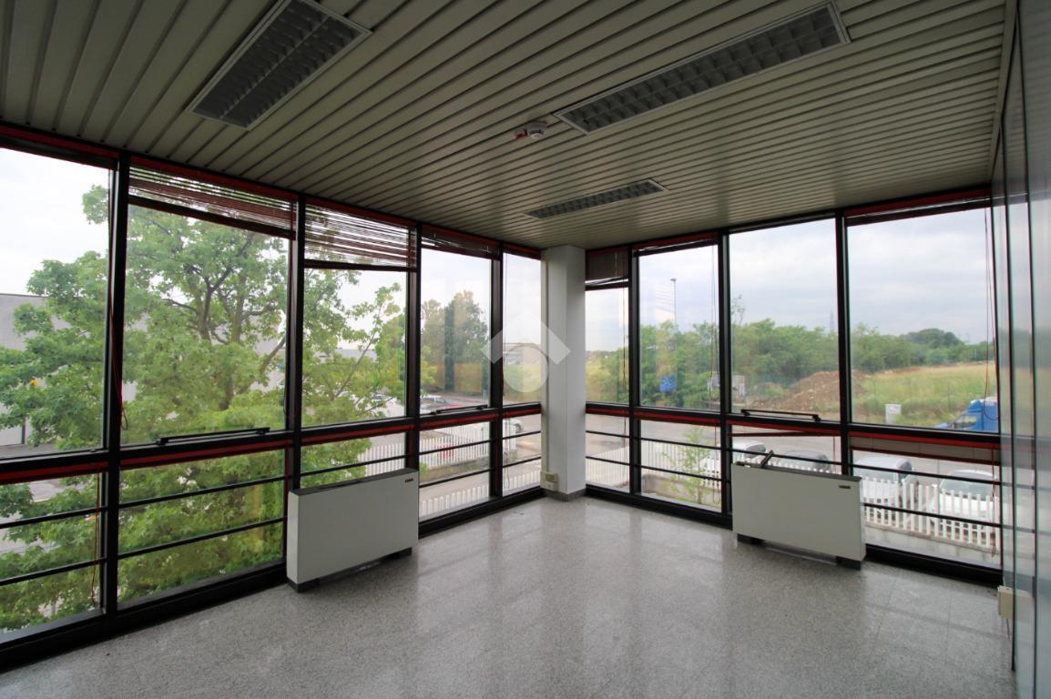 Ufficio in affitto a Mezzago