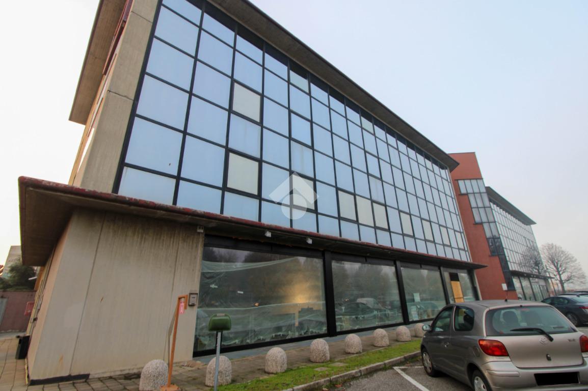 Ufficio in vendita a Carugate