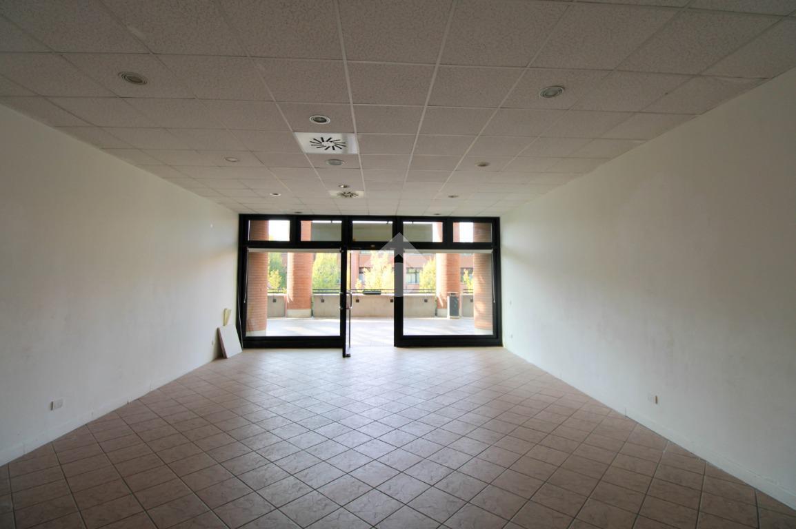 Negozio in vendita a Vimercate