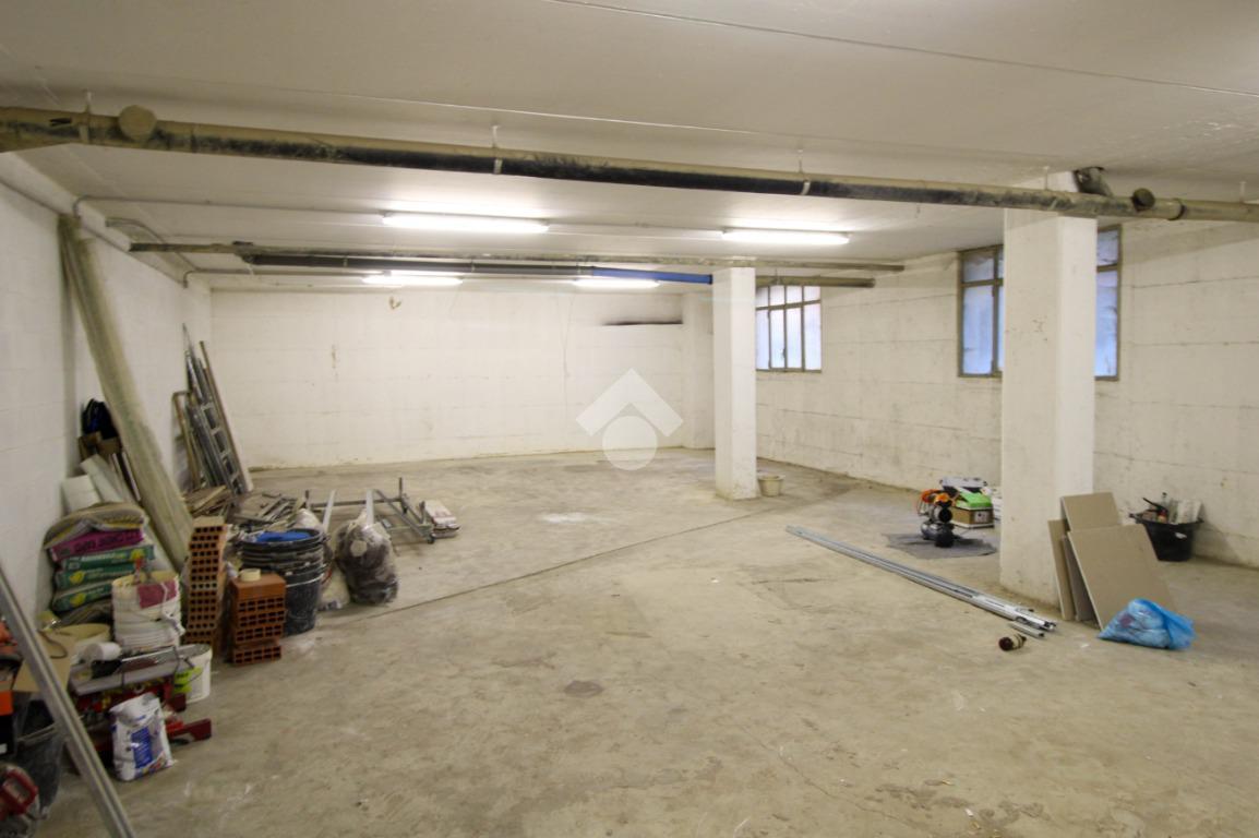 Magazzino in vendita a Bernareggio