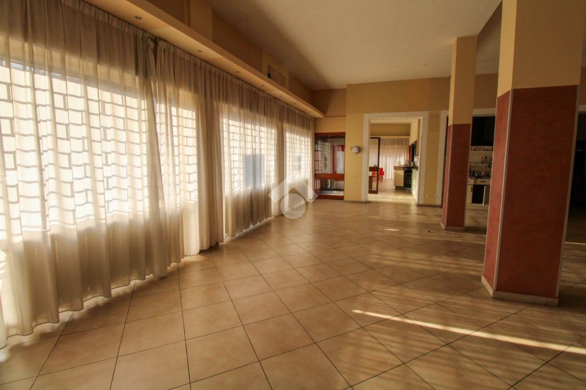 Negozio in affitto a Agrate Brianza