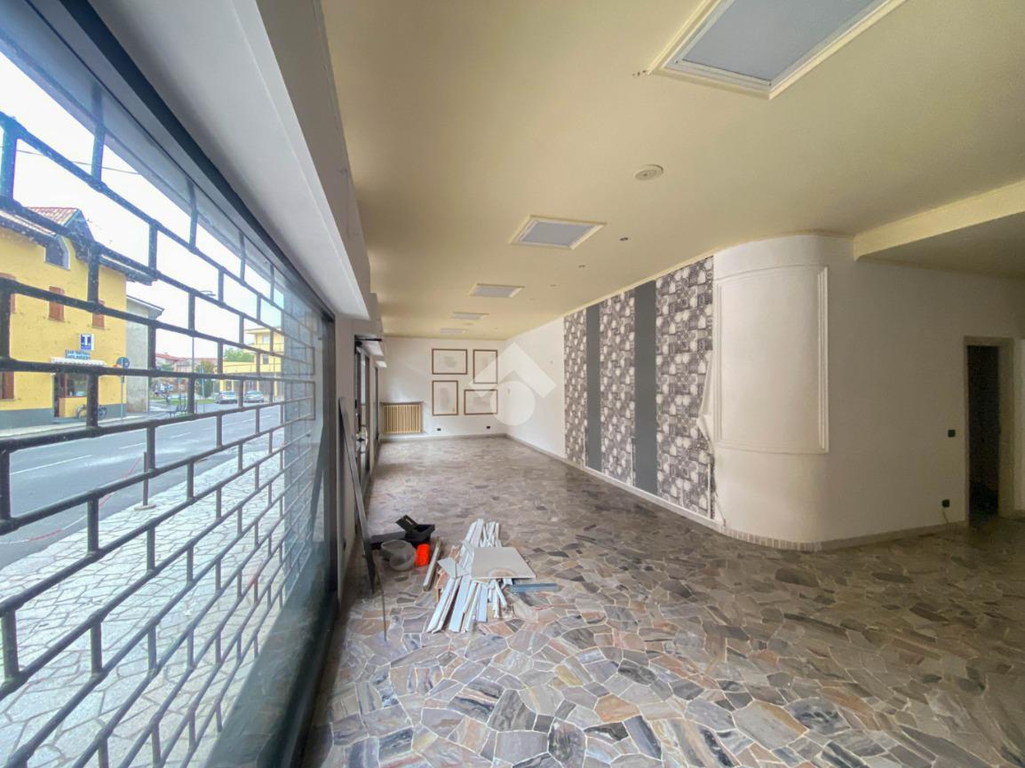 Negozio in affitto a Cornate D'Adda