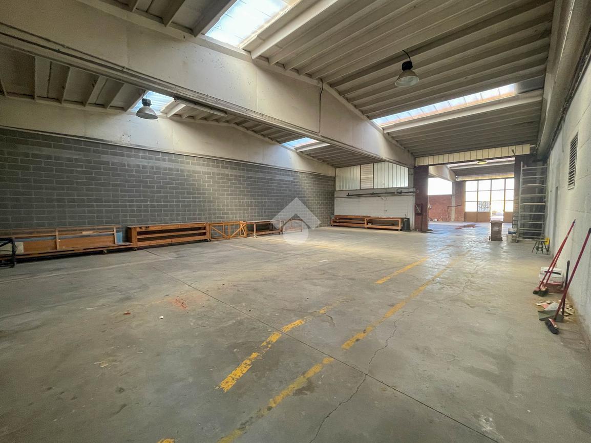 Capannone in vendita a Bellusco