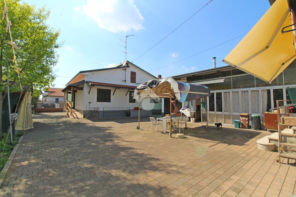 Villa in vendita a Boffalora Sopra Ticino