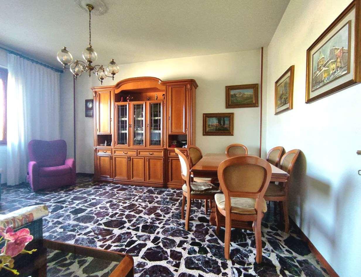 Trilocale in Via Gallini 12, Abbiategrasso