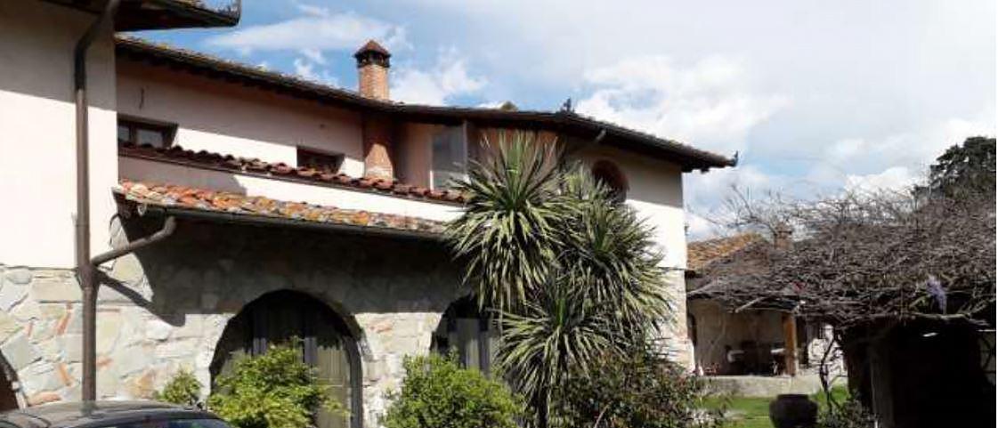 Casa indipendente in vendita a Prato