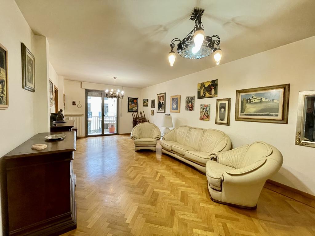 Trilocale in Via Cassarogna 39, Acqui Terme