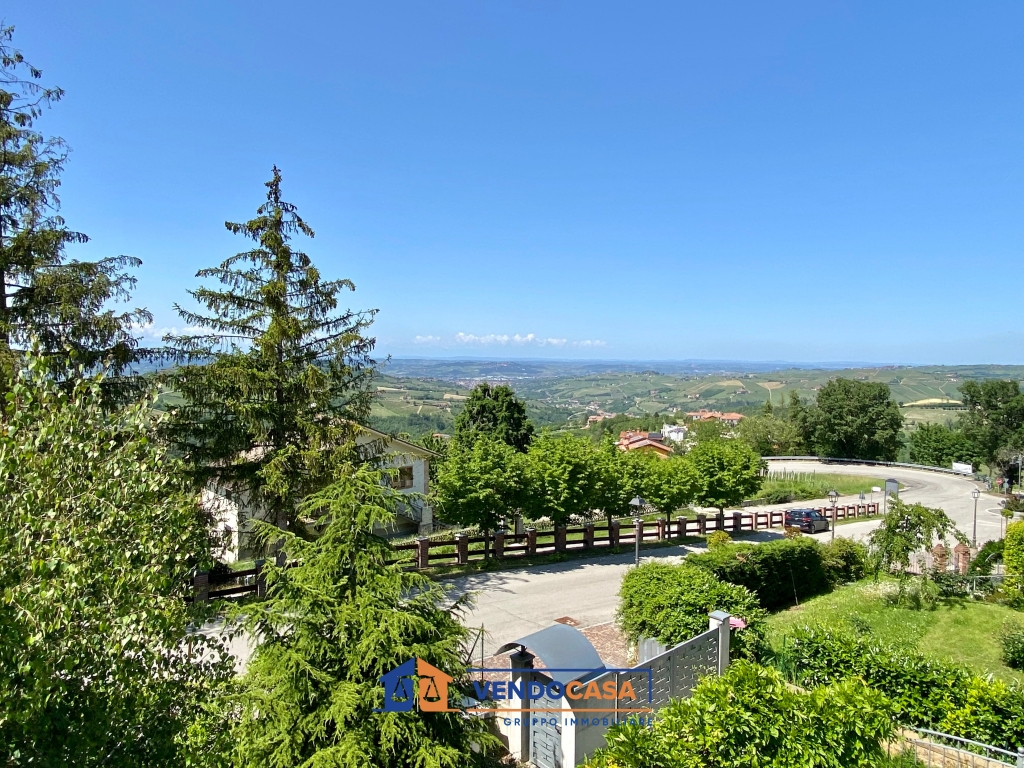 Villa in vendita a Alba