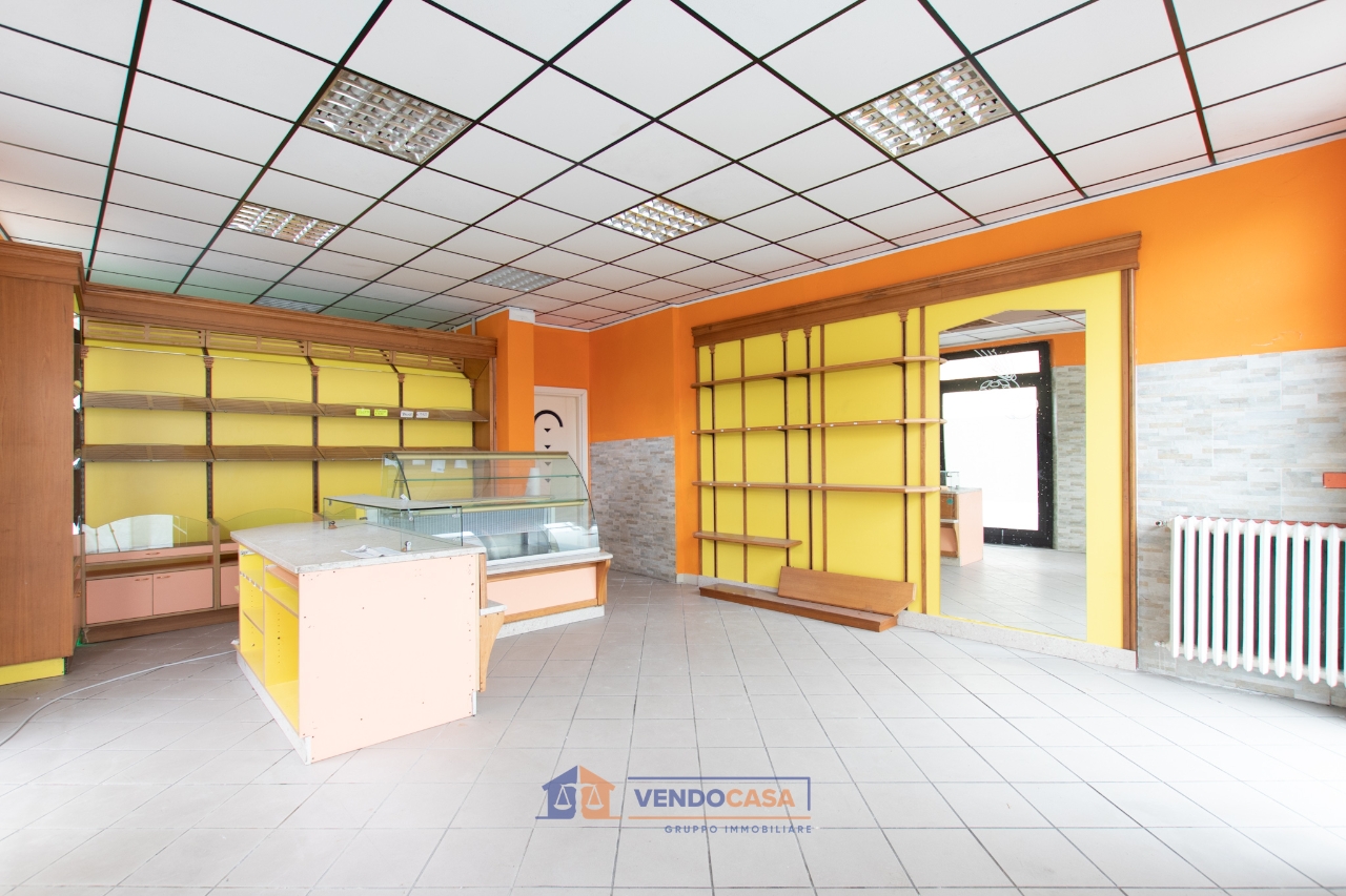 Locale di pertinenza in vendita a Asti