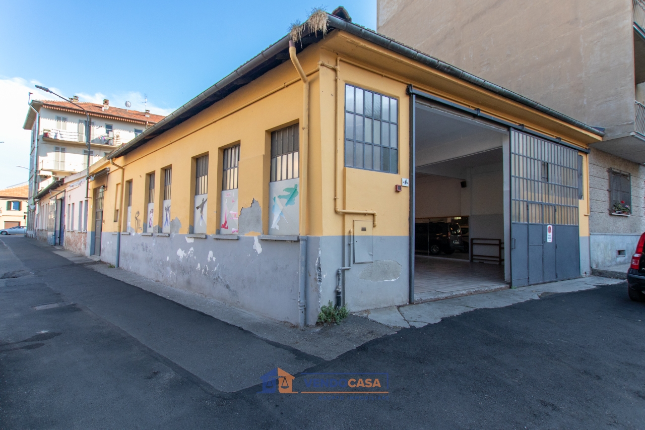Locale di pertinenza in vendita a Asti