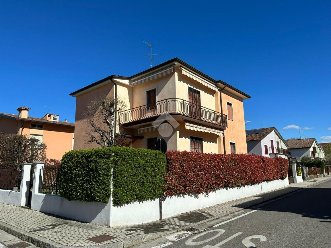 Villa in vendita a Brescia