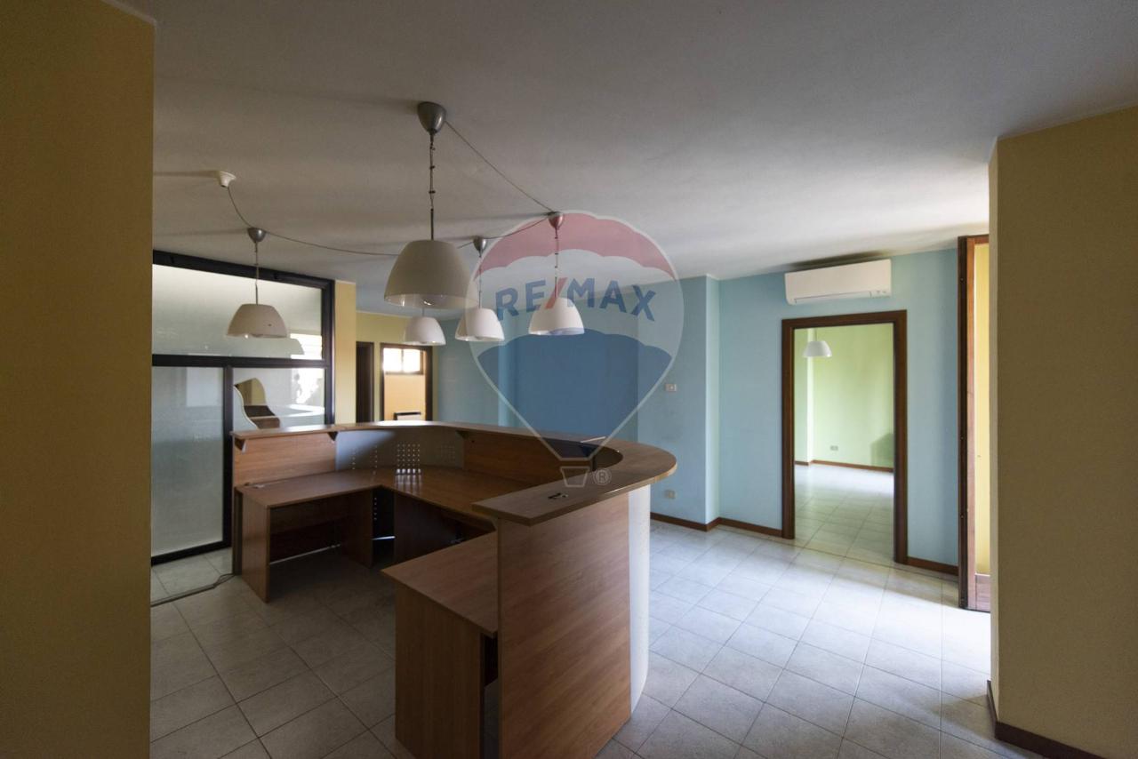 Ufficio in vendita a Calcio