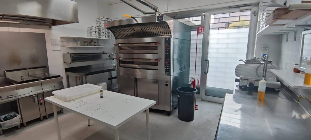 Esercizio commerciale in vendita a La Valletta Brianza