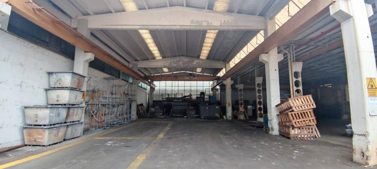 Capannone in vendita a Olginate