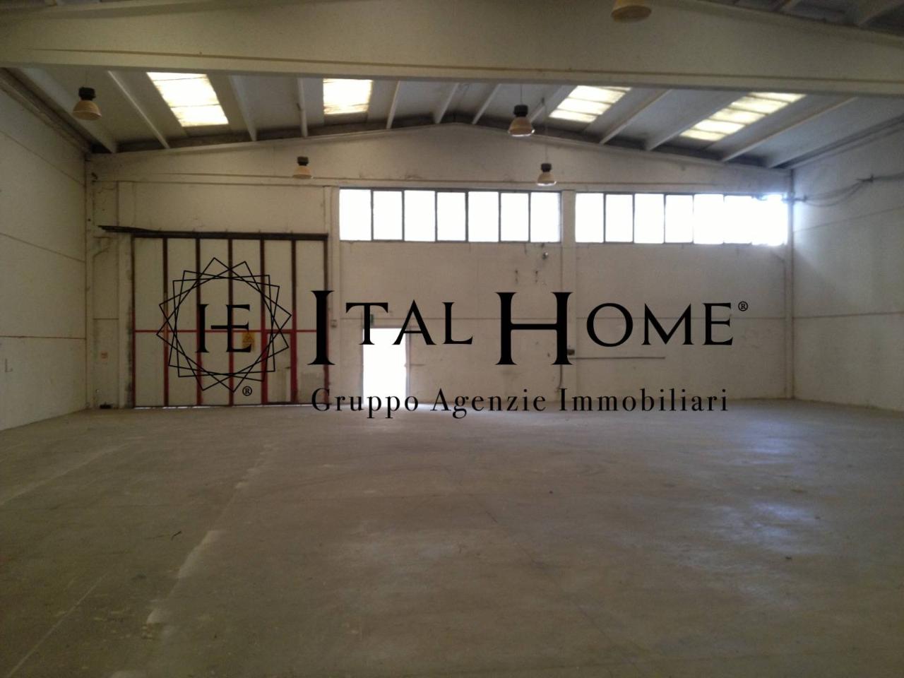 Capannone in affitto a Civate