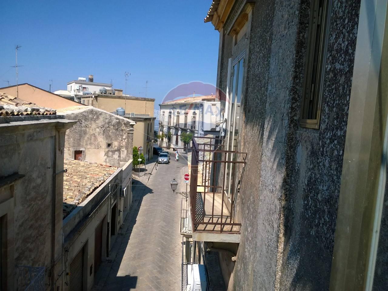 Appartamento in vendita a Chiaramonte Gulfi