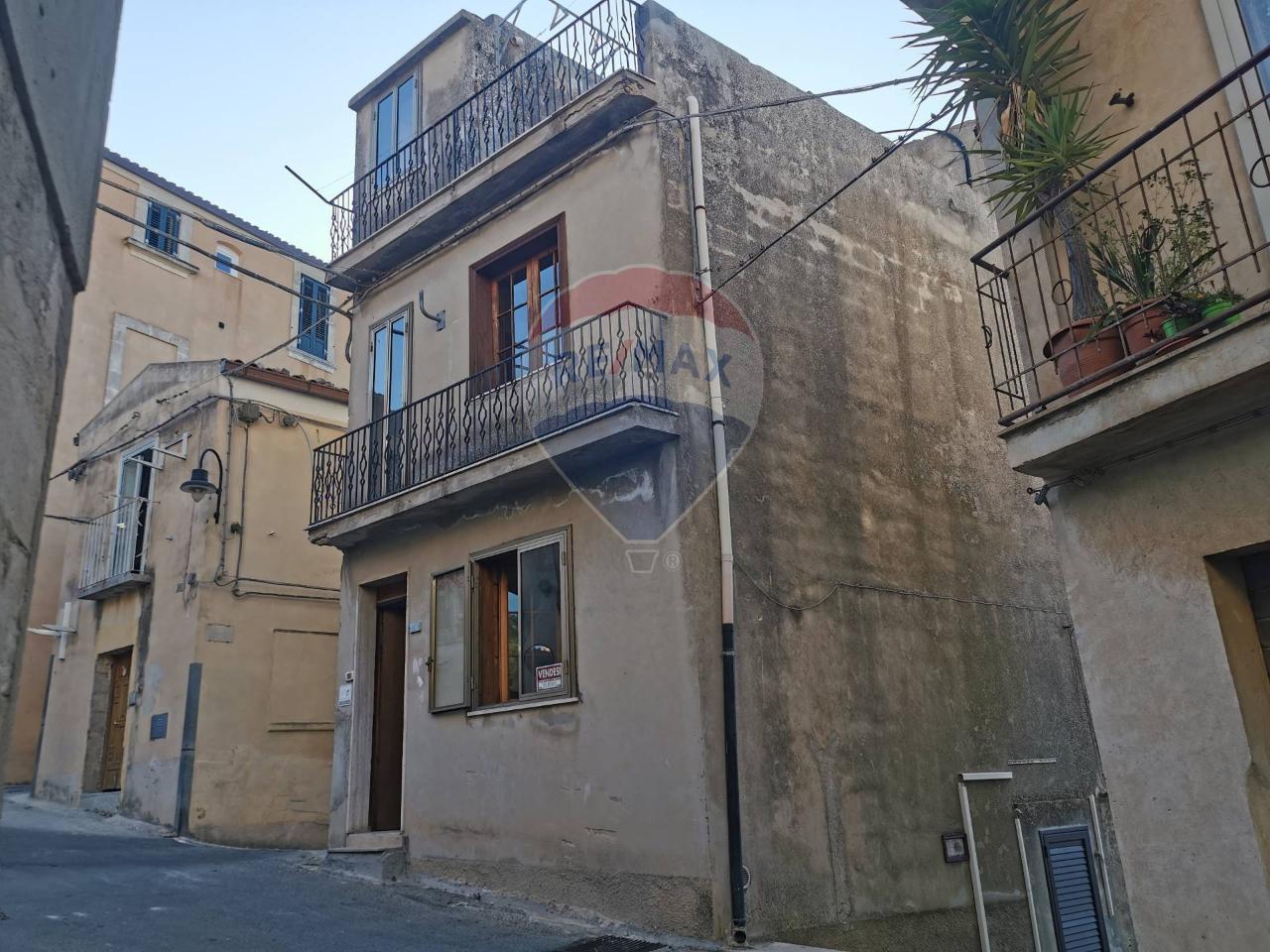 Casa indipendente in vendita a Chiaramonte Gulfi