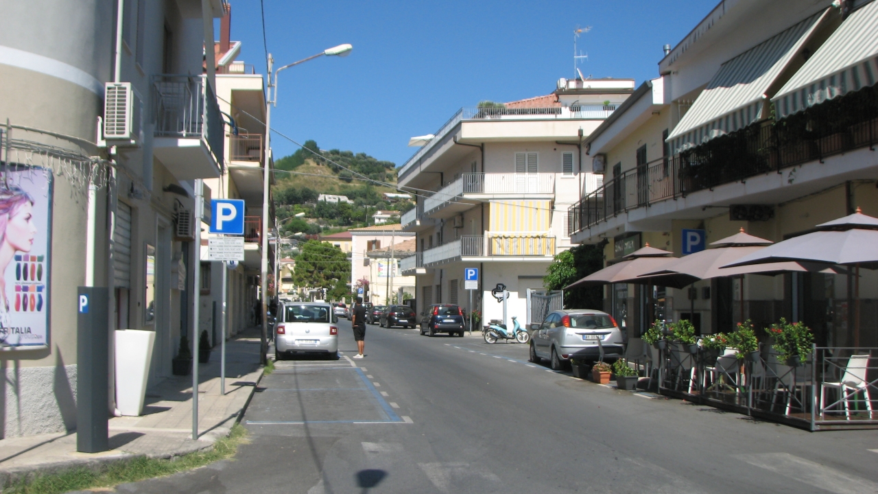 Negozio in vendita a Amantea