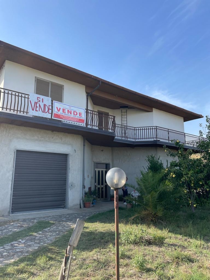 Casa indipendente in vendita a Torano Castello