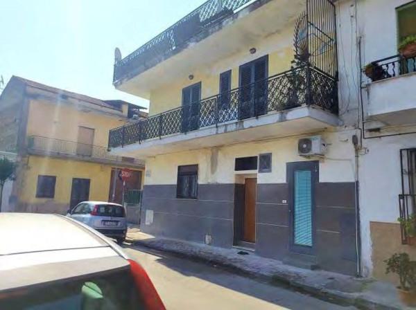 Magazzino in vendita a Crispano