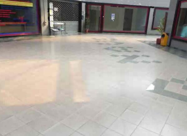 Magazzino in vendita a Marino