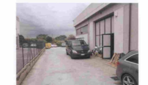 Magazzino in vendita a Perugia