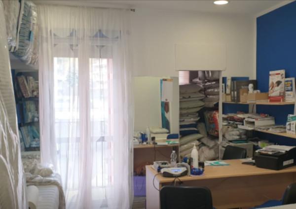 Negozio in vendita a Banchette