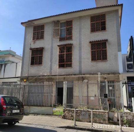 Negozio in vendita a Mugnano Di Napoli