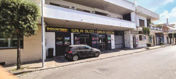 Negozio in vendita a Casapesenna