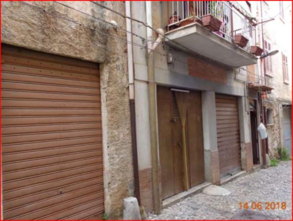 Magazzino in vendita a Carini