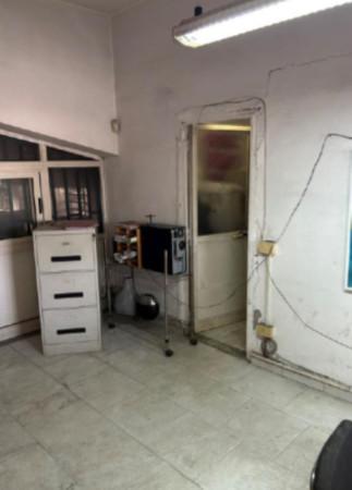 Magazzino in vendita a Napoli